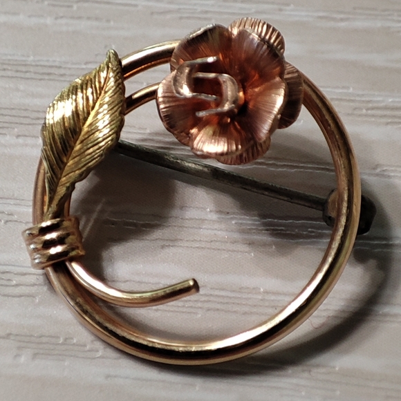 Jewelry | Black Hills Gold Krementz Rose Flower Vintage Small Round Pin ...